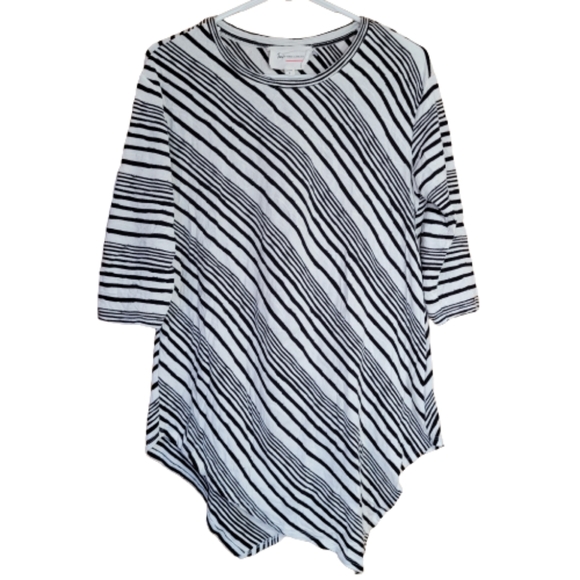 Two by Vince Camuto | Tops | Asymmetrical Black White Striped Tunic Top ...